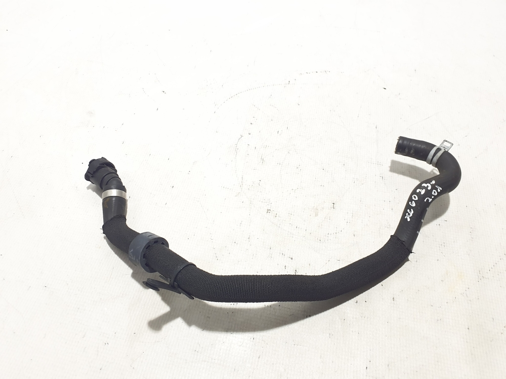Used VOLVO XC60 Cooling radiator hose 32252970