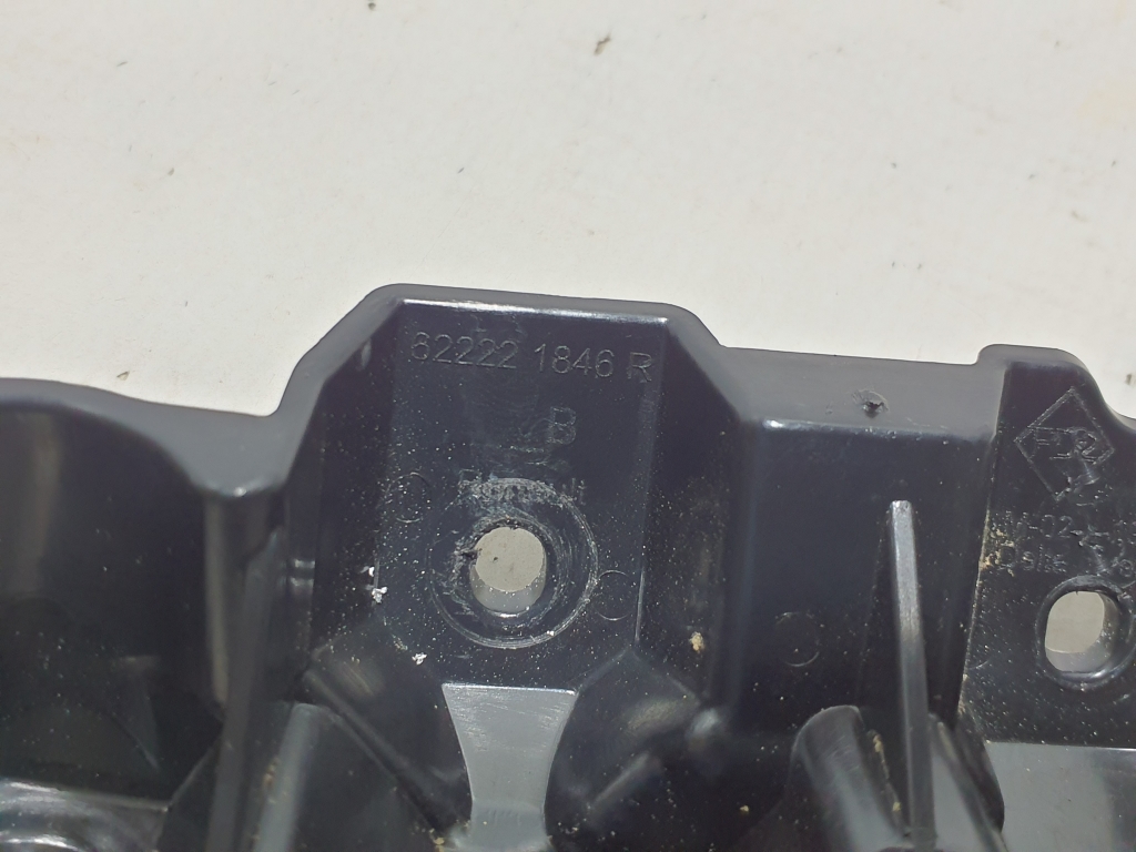 Used Dacia Sandero Front bumper bracket 622221846R