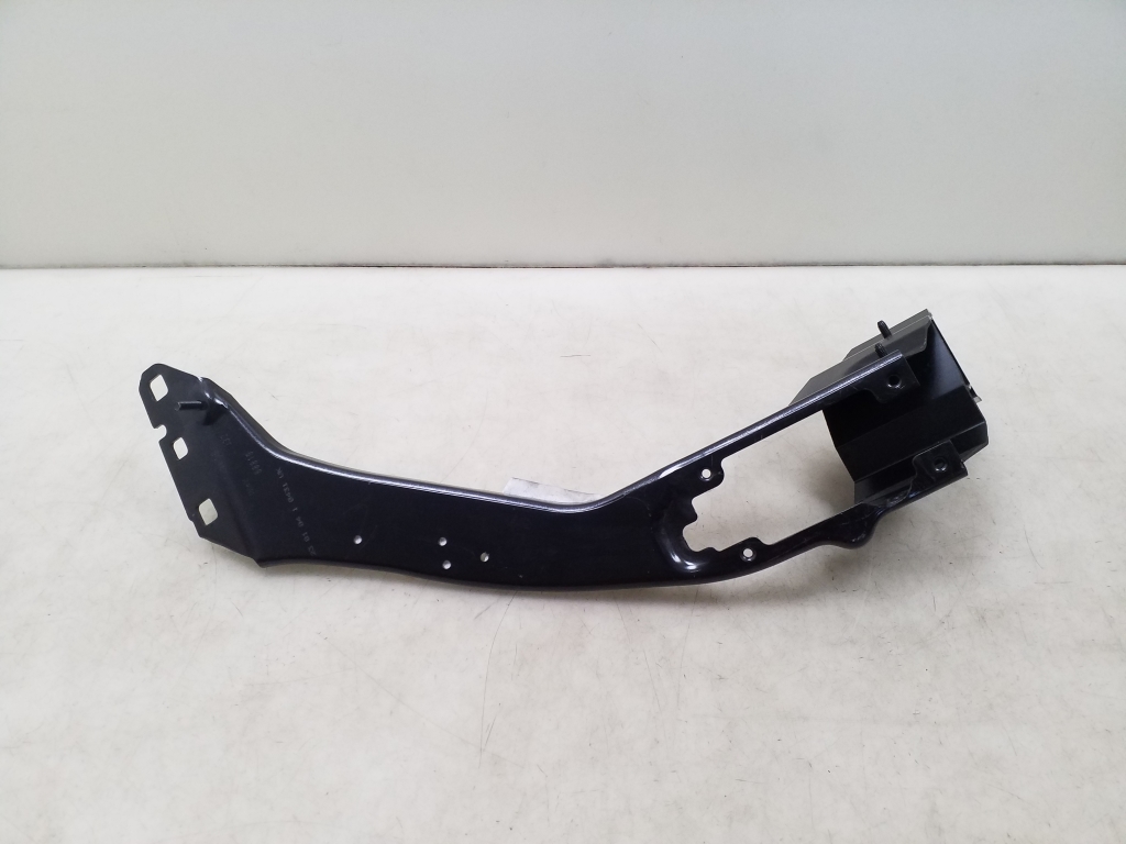 Used BMW X2 Headlamp holder 7426633