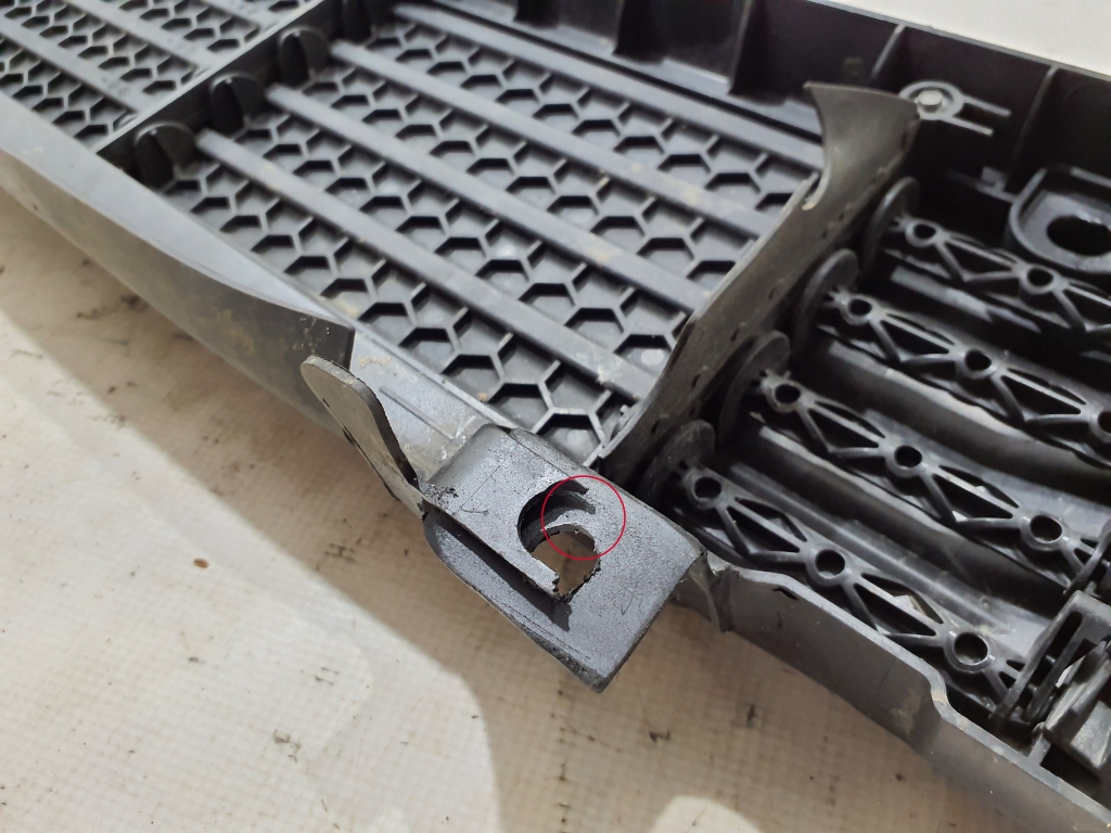 VOLVO XC40 1 generation (2017-2024) Radiator air diverter 31455424 ...