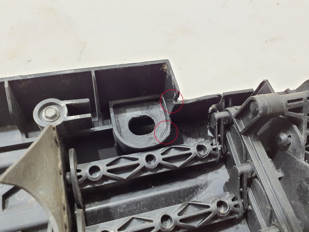 VOLVO XC40 1 generation (2017-2024) Radiator air diverter 31455424 ...