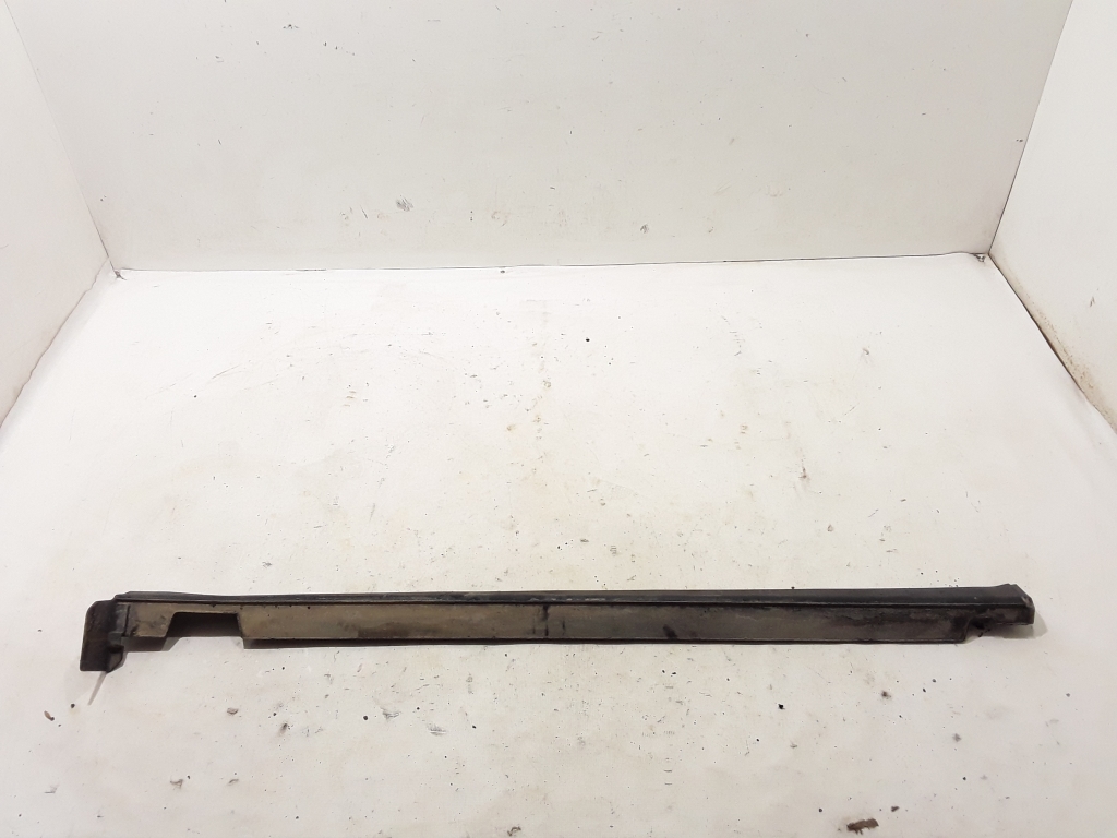 Used Kia Sportage Exterior sill trim 87752R2000