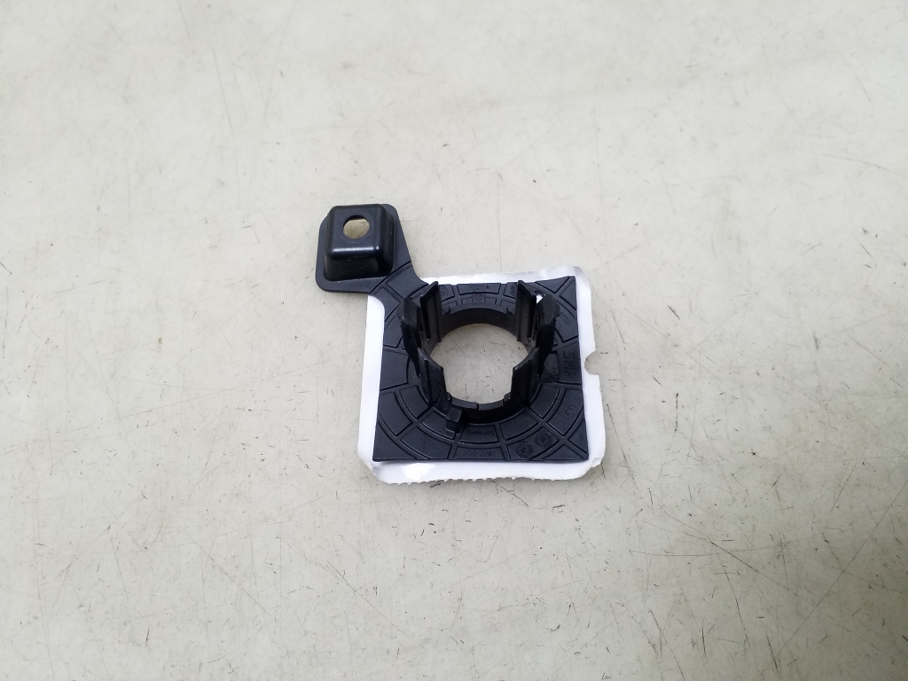 Used BMW 5 SERIES Rear parking sensor holder 7387320