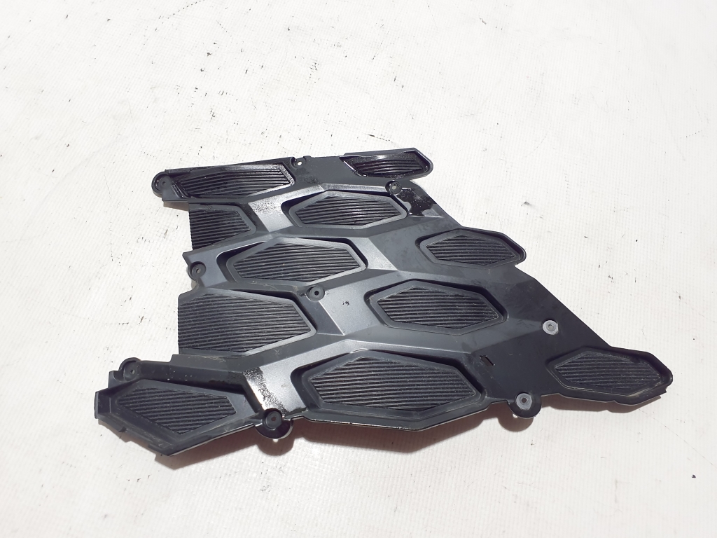 Used Kia Sportage Other part of the front bumper 86367R2CA0