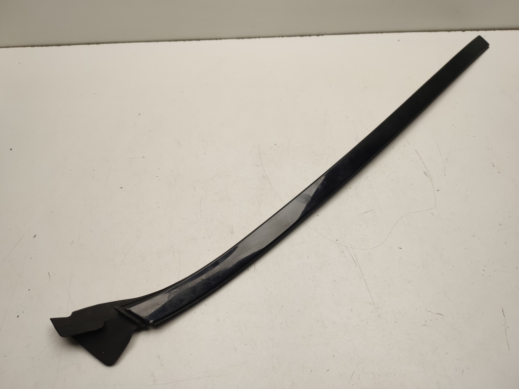 Used Mercedes Benz E-Class Gear lever trim A2126900982