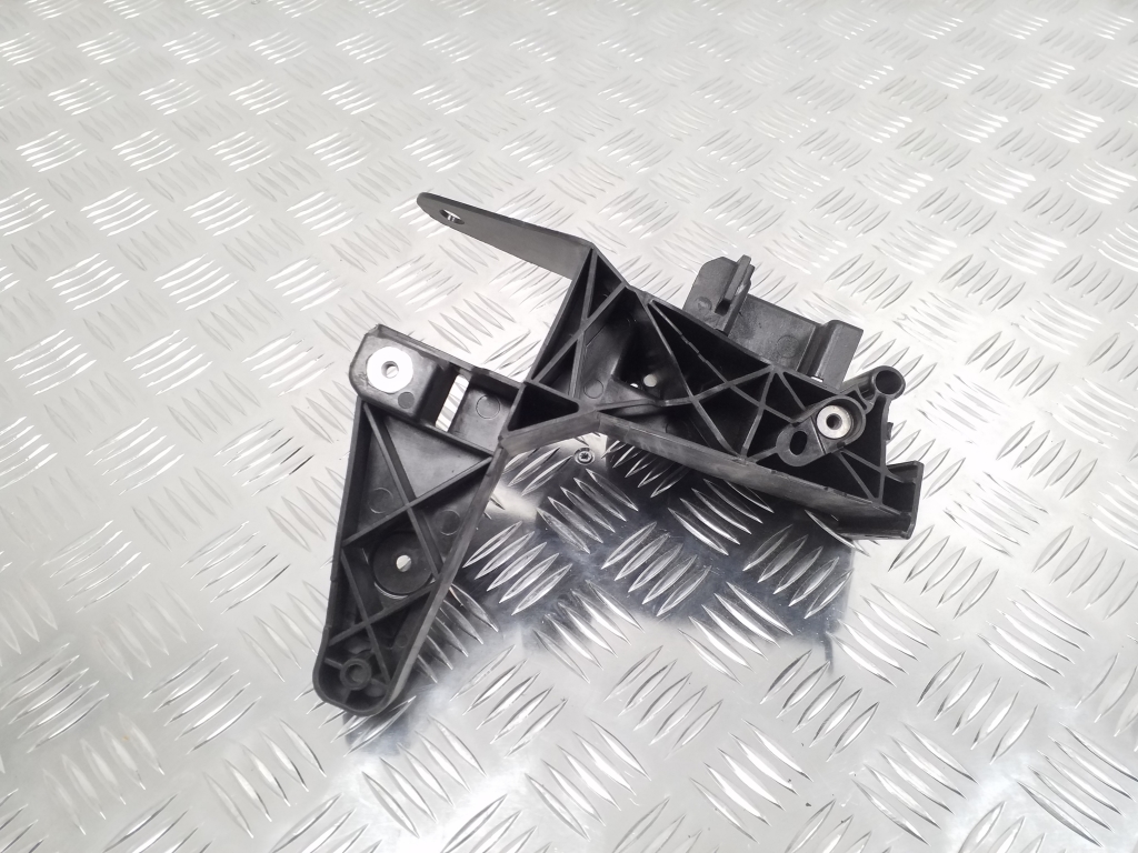 Used Mercedes Benz CLA-Class Other detail of the front frame A1776222300