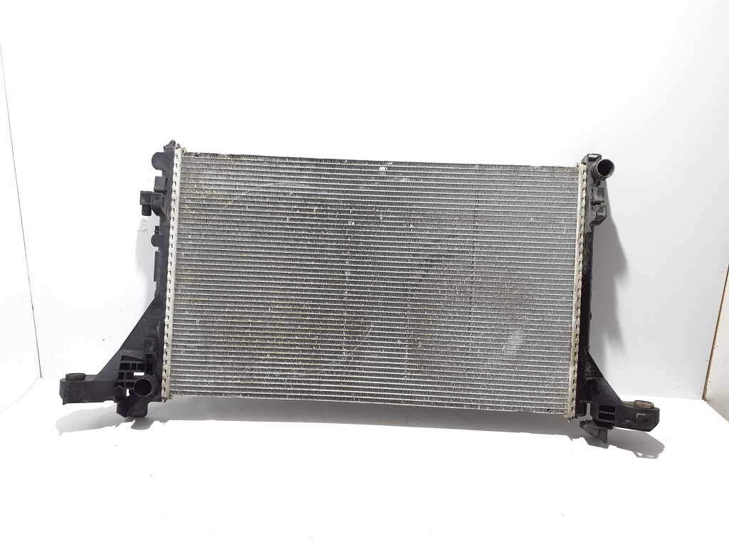 Used RENAULT Master Cooling radiator 214106556R