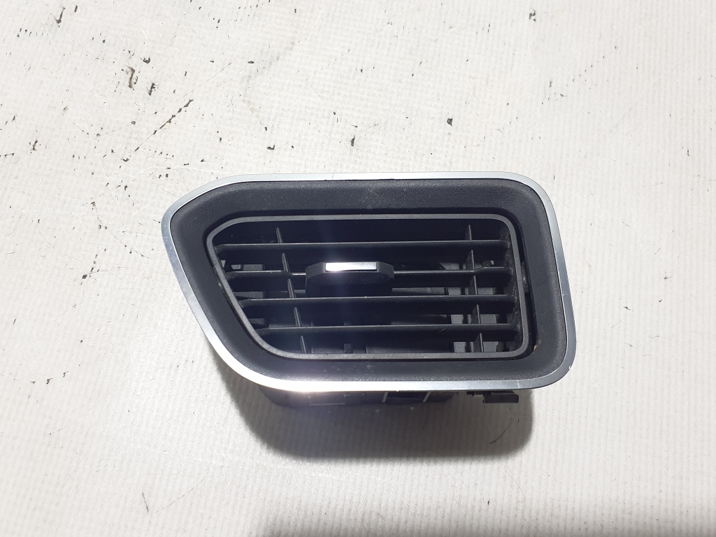 Used RENAULT Master Interior panel ventilation grilles 687501519R