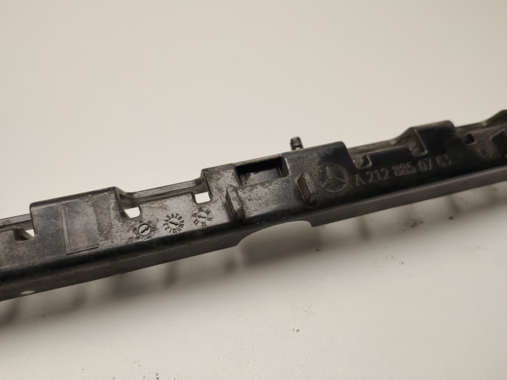 Used Mercedes Benz E-Class Rear bumper bracket A2128850763