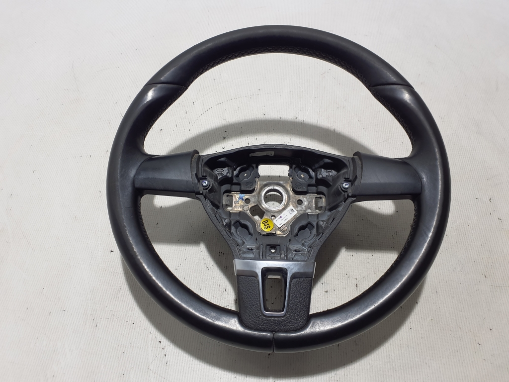 Used Volkswagen Amarok Steering wheel 2H0419091E