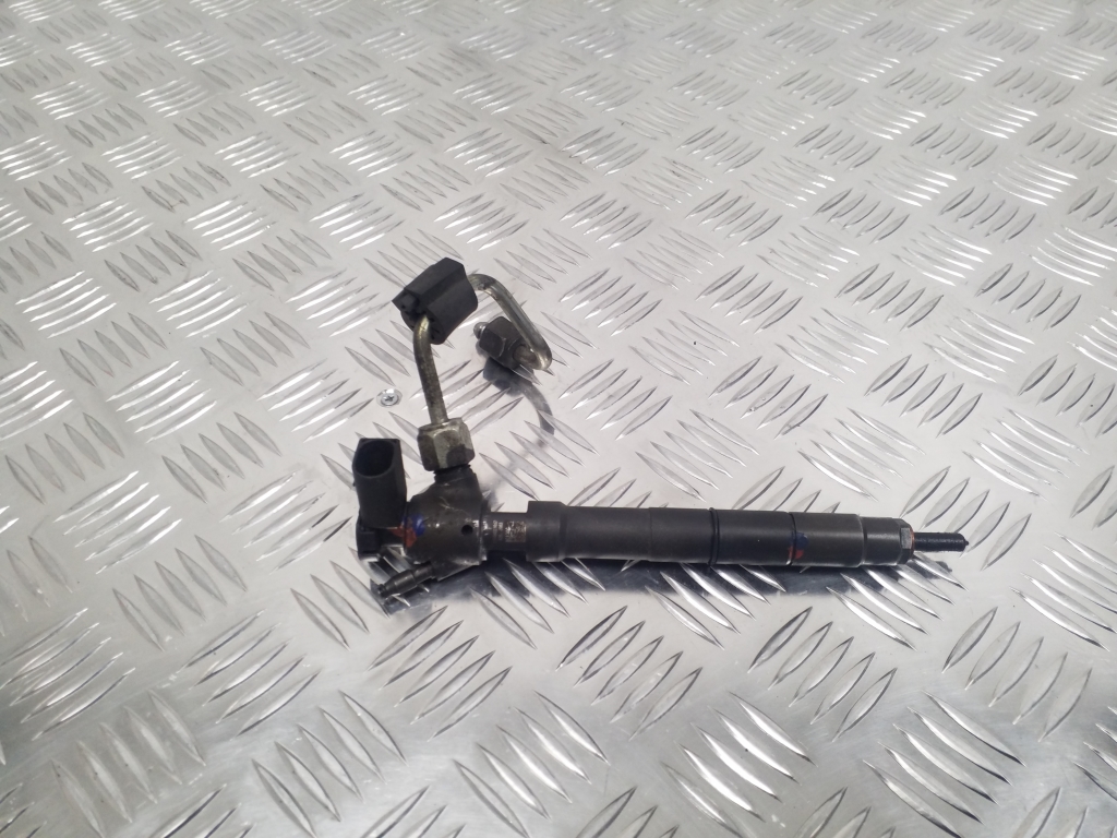 Used Volkswagen Transporter Fuel injector 03N130277D