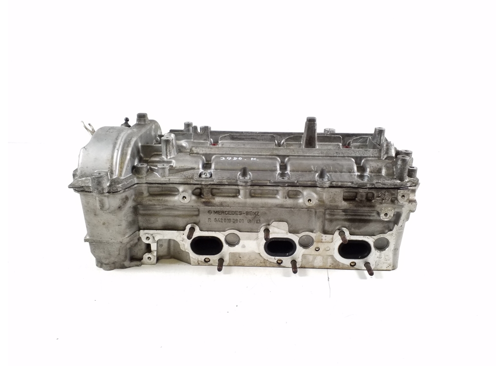 Used Mercedes Benz C-Class Engine head and its parts