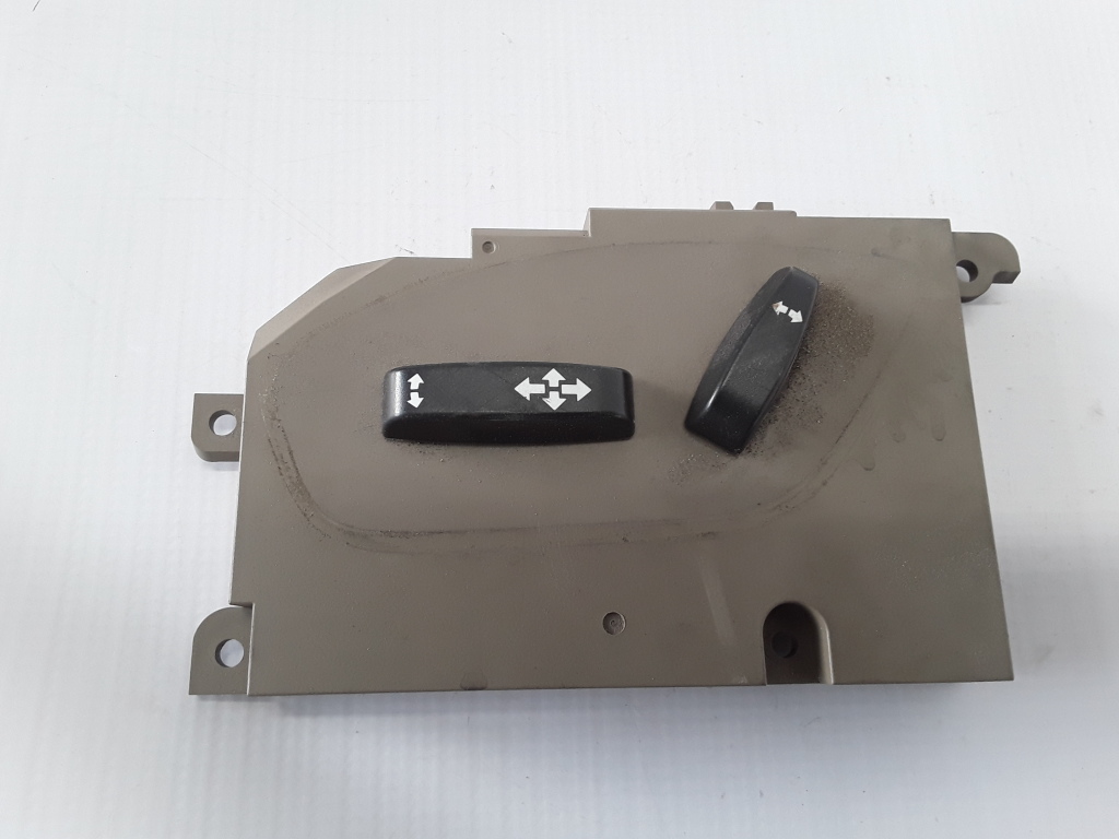 Naudotas VOLVO XC90 Priekinės sėdynės valdymo jungiklis sėdynėje 30739692