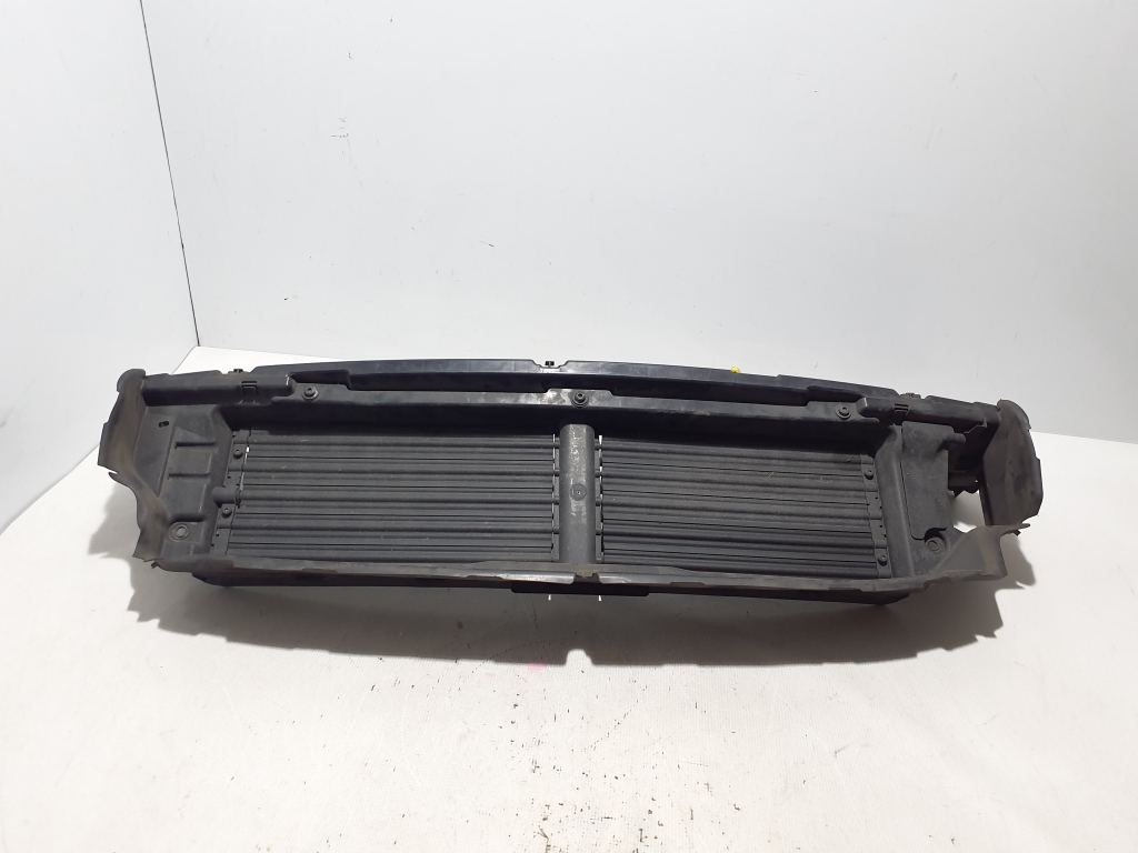 Used VOLVO S90 The middle part of the front frame 31651830