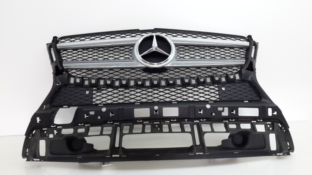 Naudotas Mercedes Benz GL-Class Priekinės grotelės A1668851365