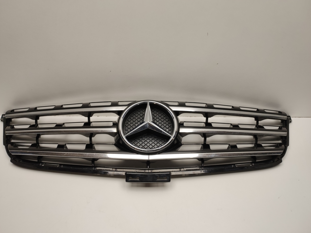 Used Mercedes Benz ML-Class Front grille A1668800985