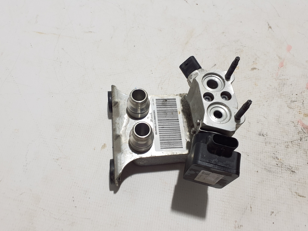 Used Mercedes Benz EQC Air conditioner hose valve A2938301501