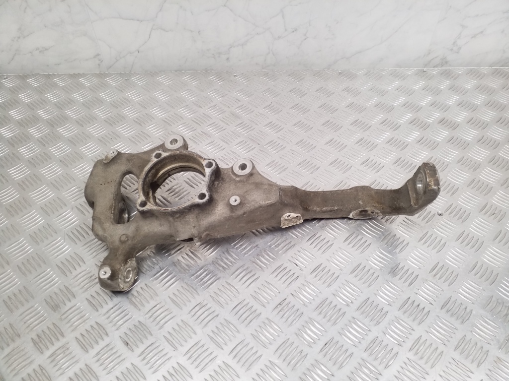 Used Mercedes Benz E-Class Front hub stump without bearing A2133325200