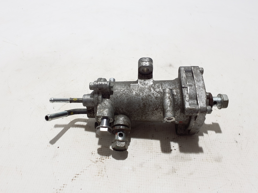 Used TOYOTA Hilux Fuel filter and its parts 233000E011