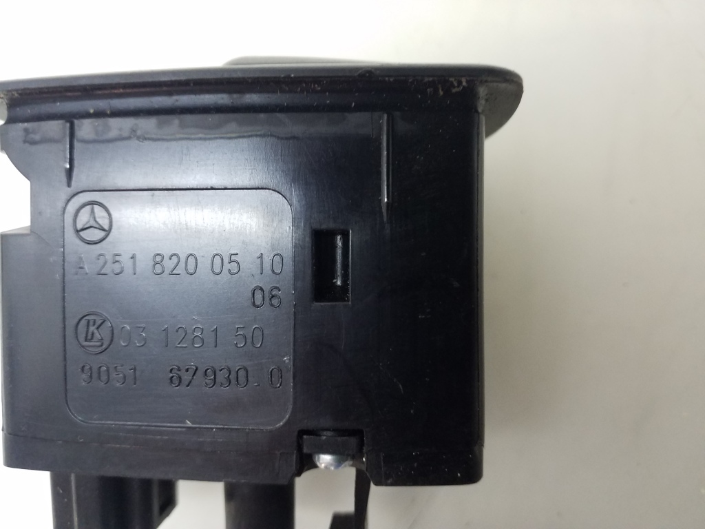 Naudotas Mercedes Benz ML-Class Galinių šoninių durų stiklo jungiklis ...