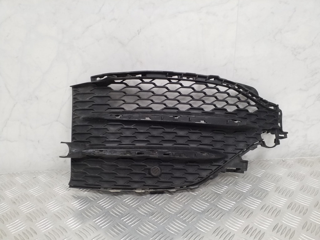 Used Mercedes Benz GLE-Class Front bumper lower grille A1678857503