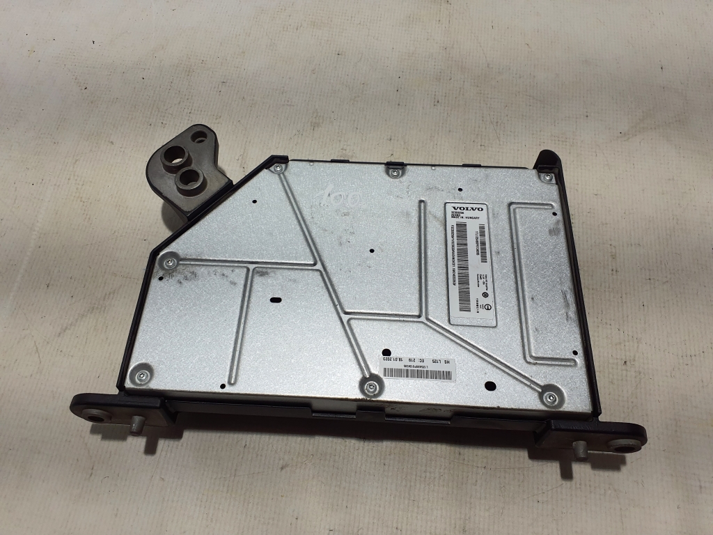 Used VOLVO XC60 Audio hardware amplifier 32359256
