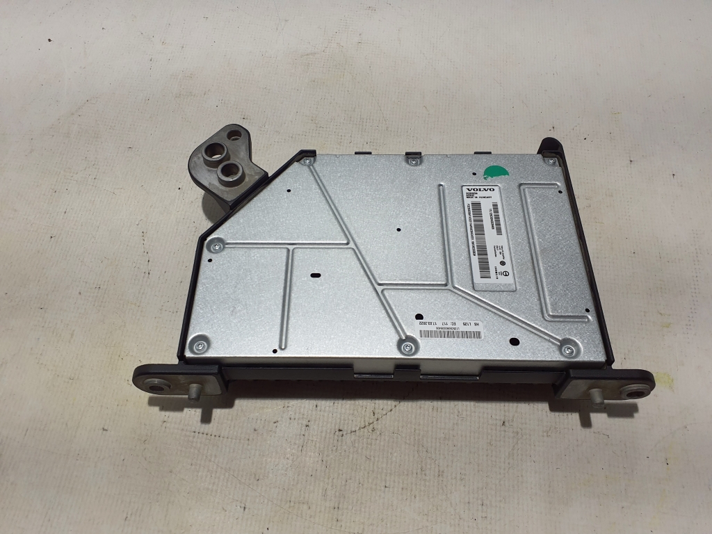 Used VOLVO XC40 Audio hardware amplifier 32359256