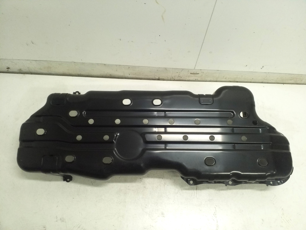 Naudotas TOYOTA Land Cruiser Kuro bako apsauga 7760660190