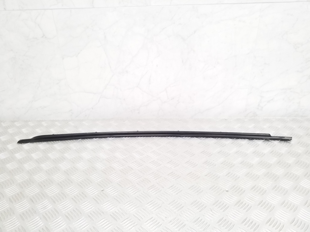 Used Mercedes Benz E-Class Other detail of the front door A2136900162