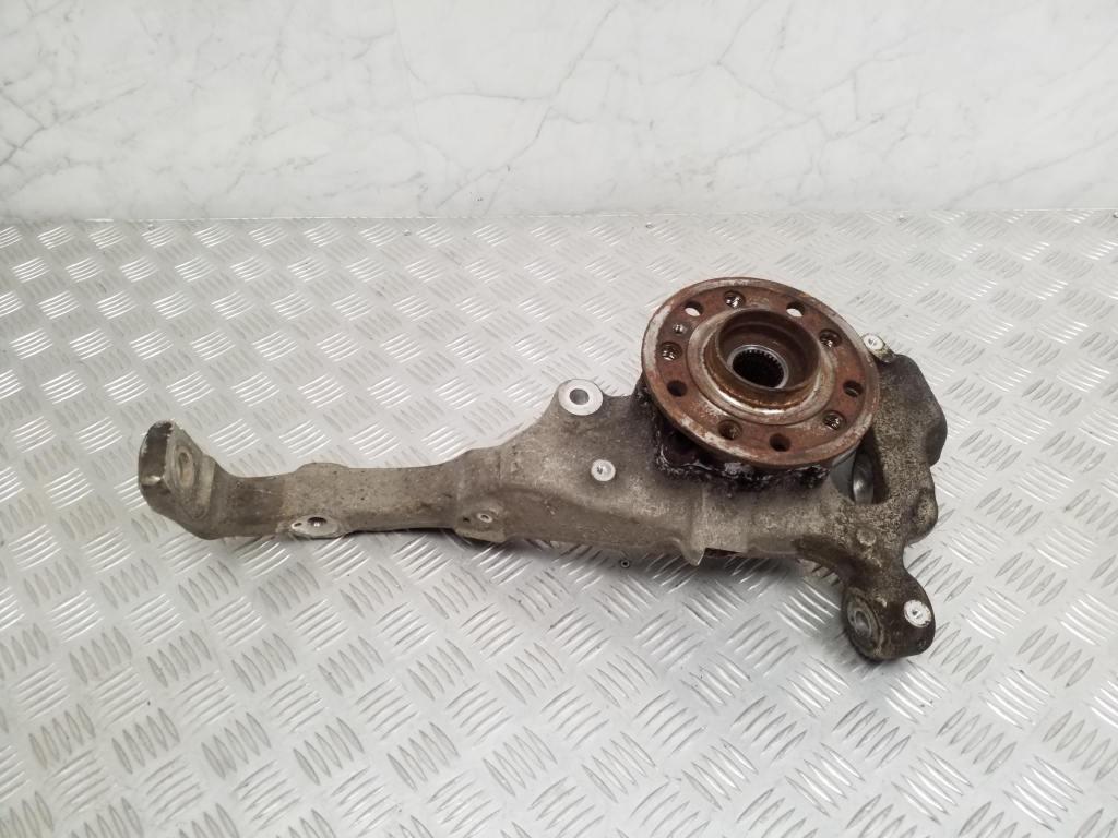 Used Mercedes Benz E-Class Hub front