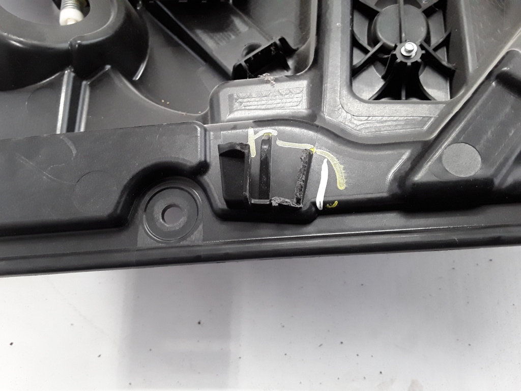 Used VOLVO XC90 Rear side door window lifter 31349765