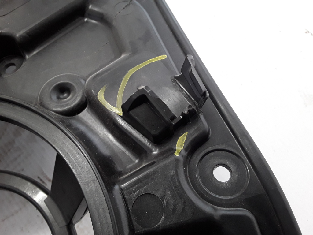 Naudotas VOLVO XC90 Galinių šoninių durų stiklo pakėlėjas 31349765