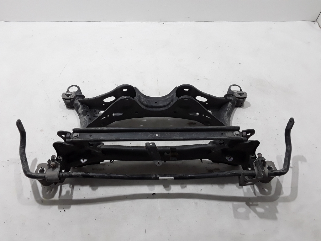 Used VOLVO XC40 Rear axle and its details 32269606