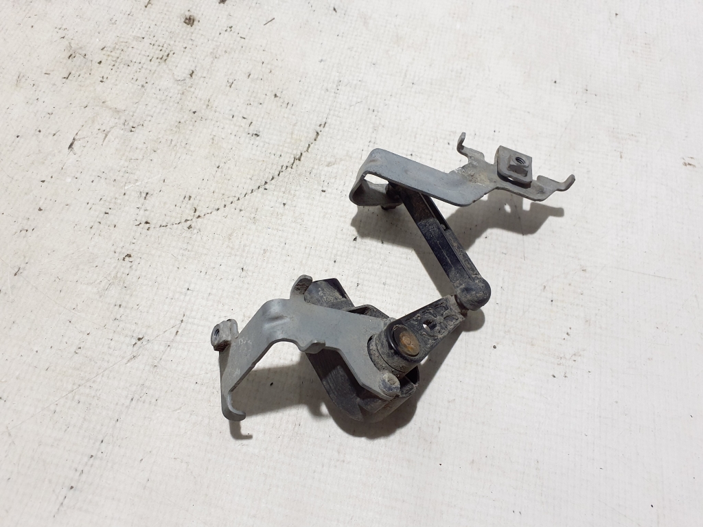 Used VOLVO XC40 Sensor on the rear hub 32221958