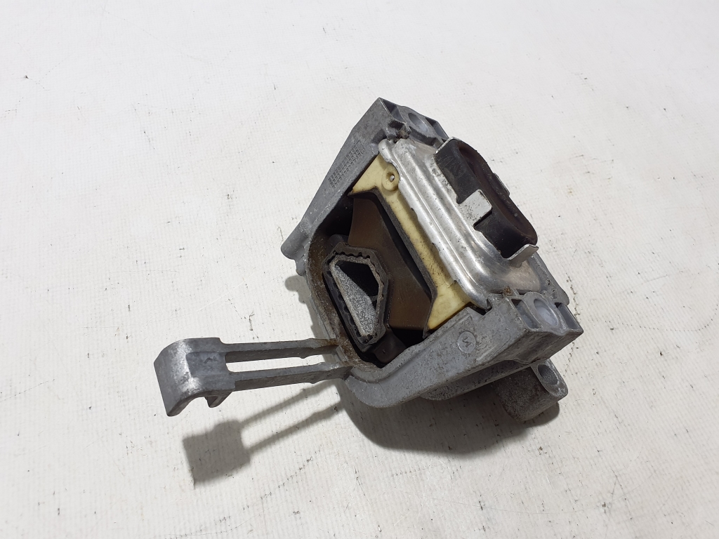 SKODA Octavia 3 generation (2013-2020) Right Side Engine Mount ...