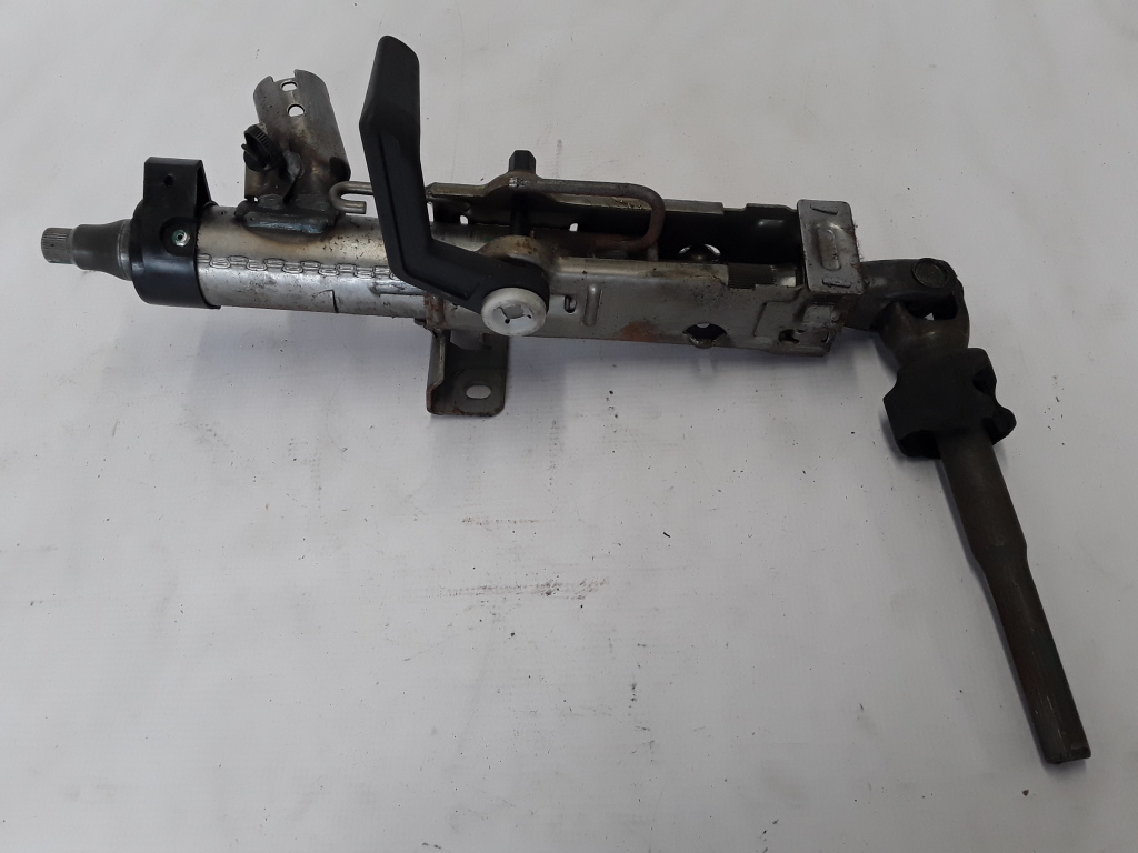 Used RENAULT Trafic Steering wheel cross 8200271345