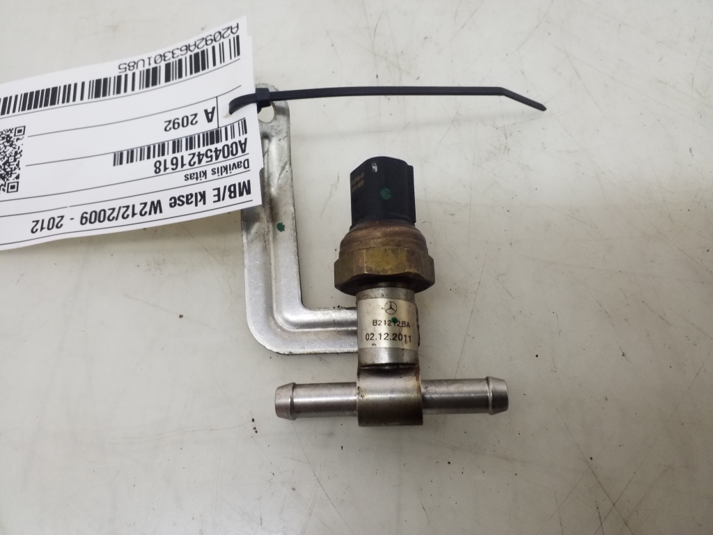 Used Mercedes Benz E-Class The sensor is different A0045421618