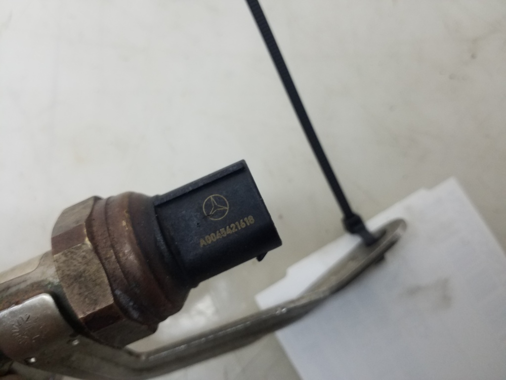 Used Mercedes Benz E-Class The sensor is different A0045421618