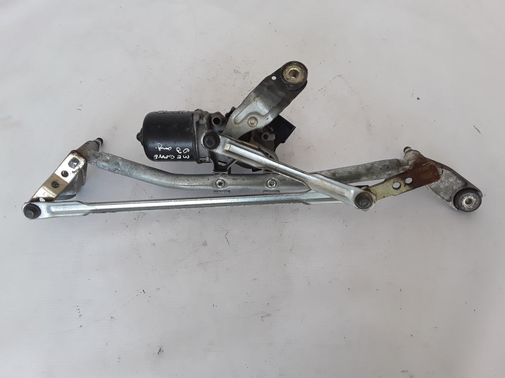 Used RENAULT Megane Windshield wiper mechanism 8200036921