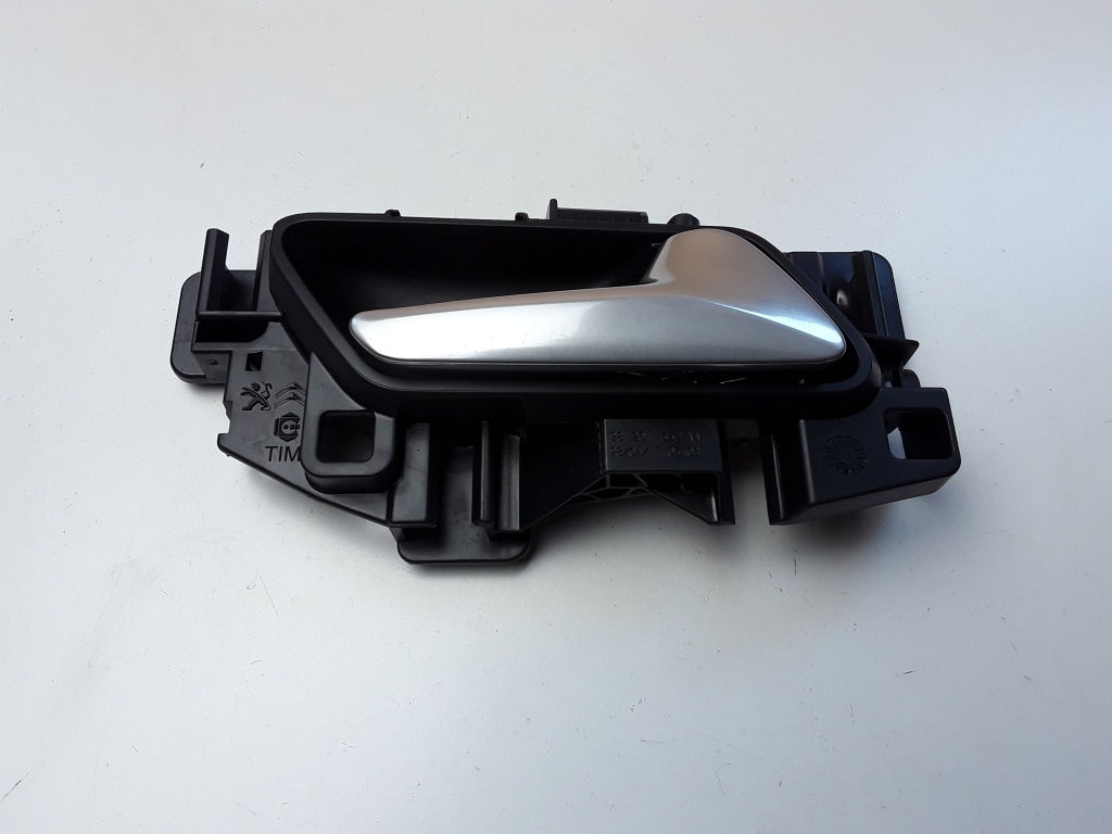 Naudotas Peugeot 3008 Vidinė atidarymo rankenėlė priekinių durų 98201552VV