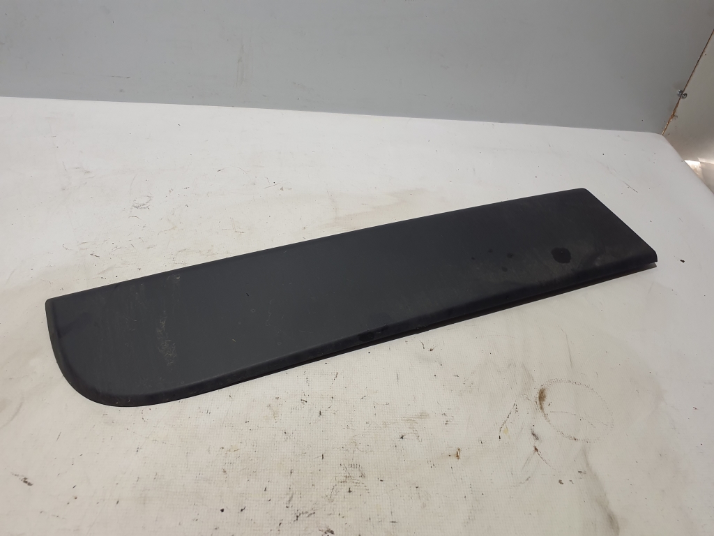 Used RENAULT Master Rear tailgate strip 908510003R