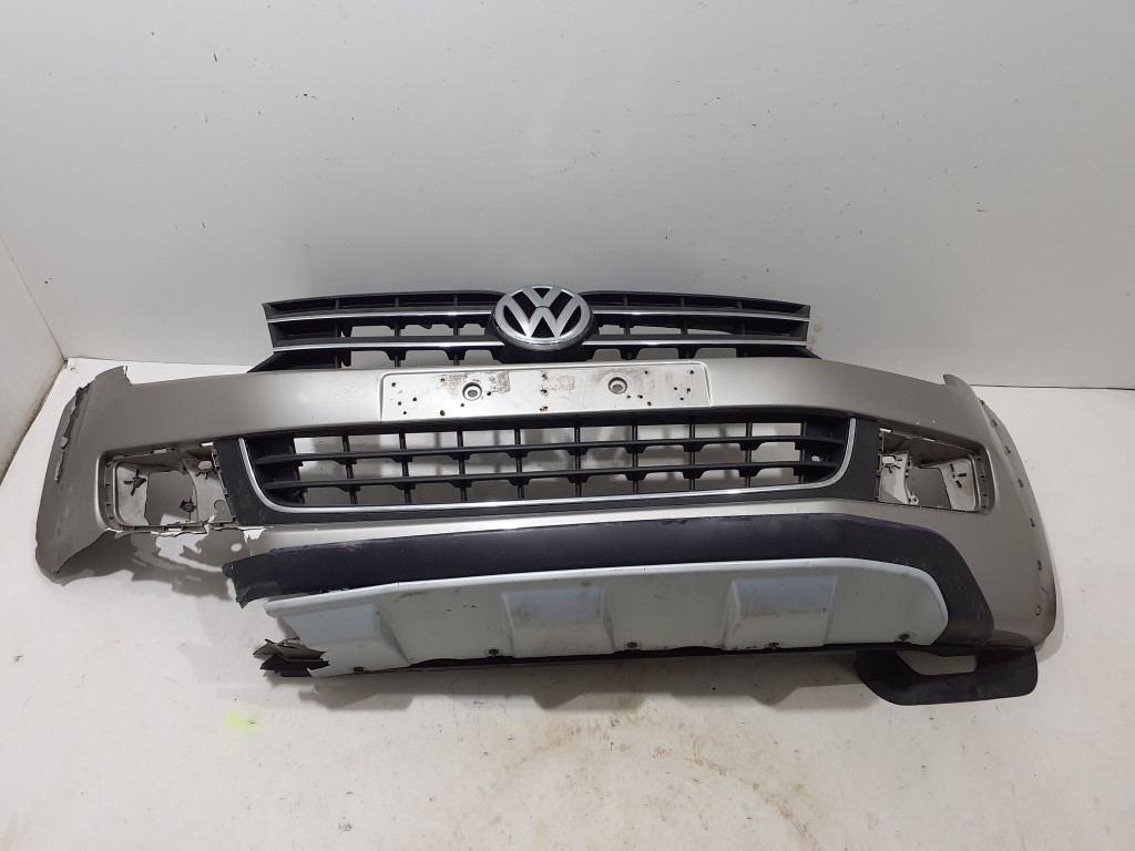 Used Volkswagen Amarok Front bumper 2H7807221B