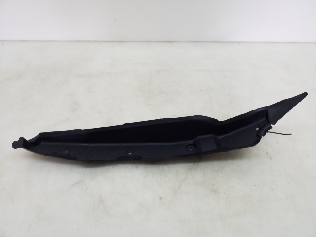 Used Mercedes Benz A-Class Other part of the front wing A1768890100