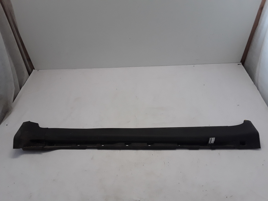 Used VOLVO XC90 Exterior sill trim 30653722