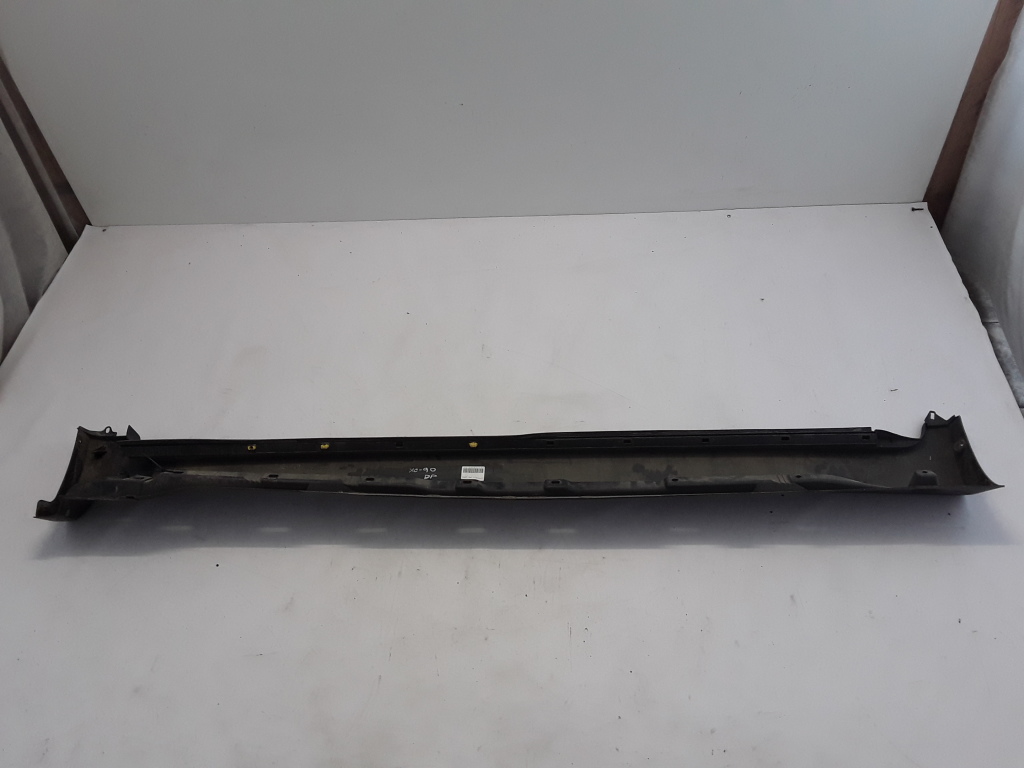 Used VOLVO XC90 Exterior sill trim 30653723