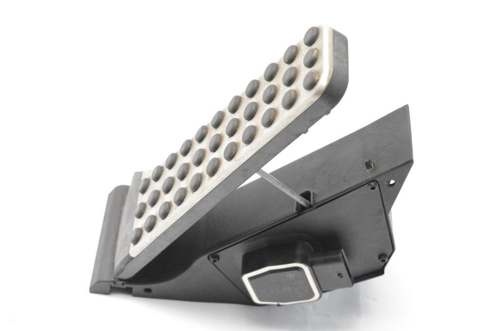 Used Mercedes Benz C-Class Accelerator pedal A2043000204