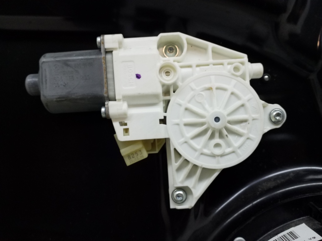 Used Mercedes Benz ML-Class Rear side door window lifter and its ...