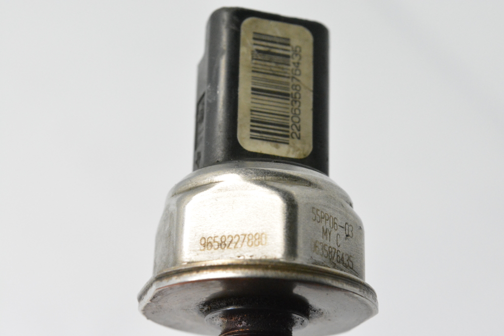 Used Ford Focus High pressure fuel line sensor 9658227880