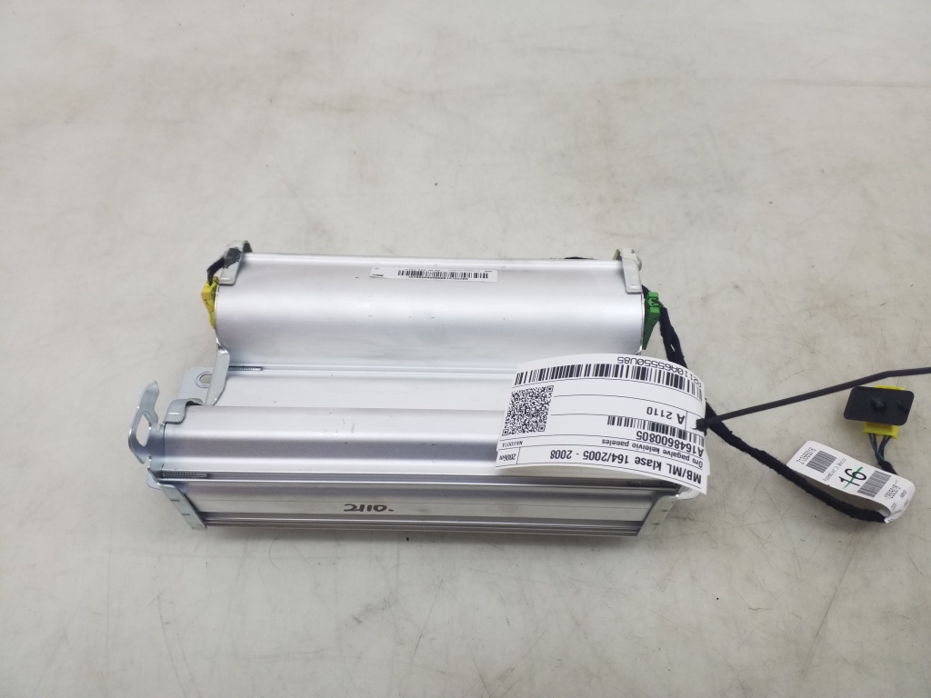 Naudotas Mercedes Benz ML-Class Oro pagalvė keleivio panelės A1648600805