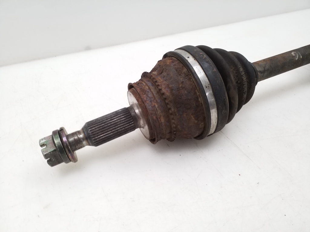 Used Mitsubishi Pajero Rear axle and its details